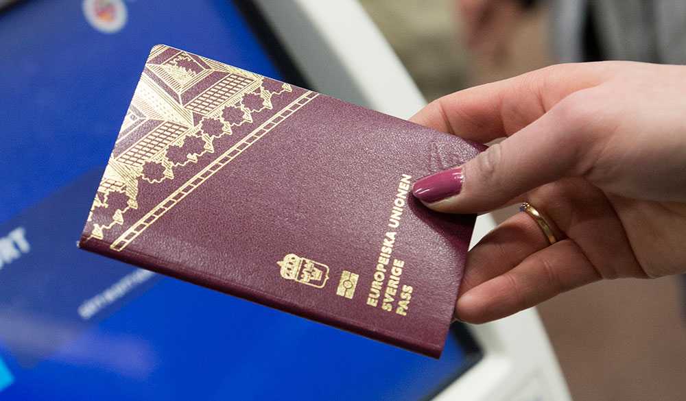Pass och nationellt id-kort – här är nya regler | Aftonbladet Pass och nationellt id-kort – här är nya regler | Aftonbladet